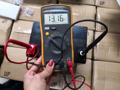Cina Tipo sigillato batteria al piombo del gel per uso a energia solare della casa di stoccaggio della batteria in vendita