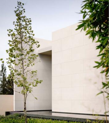 Китай Нескользящий цемент бежевый 24"x48" внешний занавес стенки толстой плитки для сада продается