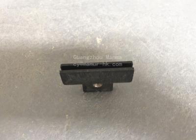 Cina Door Glass Plastic Glue FTR  ISUZU Truck Parts 1-74420013-0 in vendita