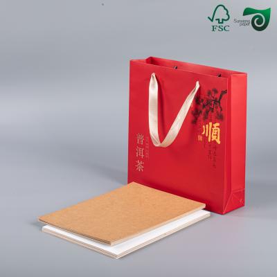 Cina 175gm 200gm Carta di rivestimento bianco per la trasformazione dei tessuti Carta di rivestimento Kraft bianca FSC Carta di rivestimento Kraft in vendita