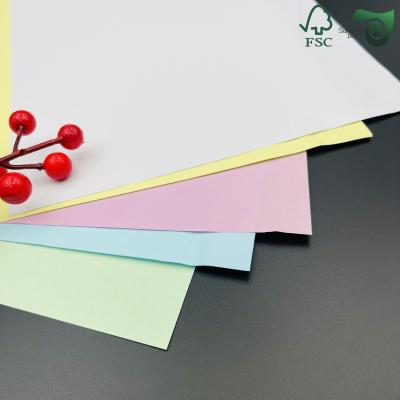China FSC 48gsm 80gsm Yellow Blue Blank Carbonless Paper In Letter Size For Receipt Printing FSC for sale