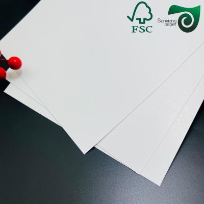 Китай 35" Белый картон SBS FSC с гладкой поверхностью 12pt 18pt Отличный эффект печати продается