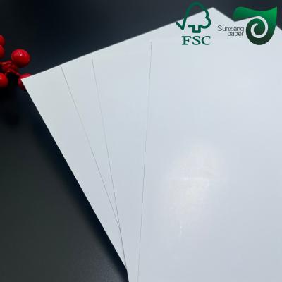 China Virgin Pulp High Brighteness 300gsm Double Sided Glossy Paper For Printing Glossy Art Paper for sale