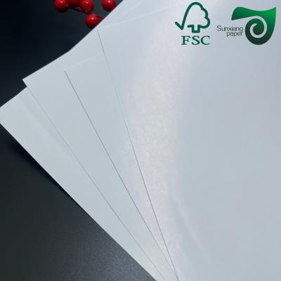 China 70 g/m 90 g/m FSC C1S Glanzend bedekt papier 50 mm rol voor etiketdrukken Te koop