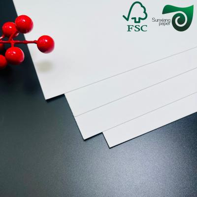 Китай FSC C2S Двухсторонний покрытый картон из слоновой кости Складные коробки Картон 250 гм Для упаковки продается