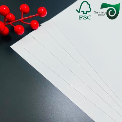 중국 FSC 210gsm 230gsm 식품 등급 내유성 백색 카드지 300μM 320μM 두께 판매용