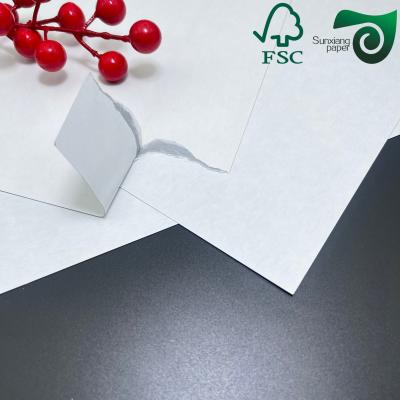 Chine FSC 290gsm 300gsm Carte noire noyau blanc Idéal pour la production de cartes de trading à vendre