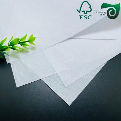 China FSC White Oilproof Cupcake Liners Paper For Baking Cups Tray 38gsm 40gsm for sale