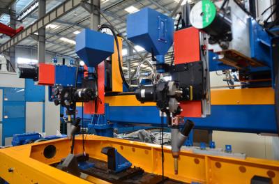 Chine 220V 380V 440V machine de soudage personnalisée machine de soudage automatique robot pour axe à vendre