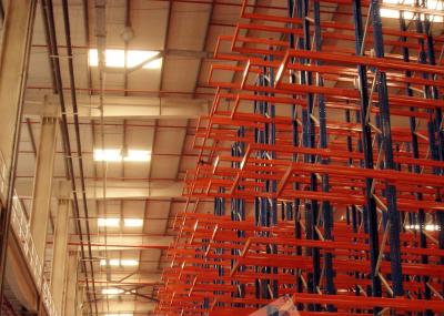 China 2500 Kg Per Pallet Rack Shelving Q345 Steel Rack Storage With Narrow Aisle for sale