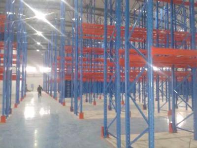 China Strukturelles Standardlager-Stahlpalettenregal SS400 21100kg zu verkaufen