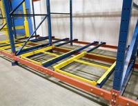 中国 3D保管倉庫は棚に置く高い入手の可能性を押す 販売のため