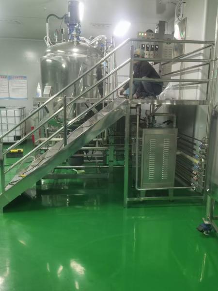 Quality Cream Production Fixed Type Vacuum Emulsifier Homogenizer with CIP Cleaning Ball for sale