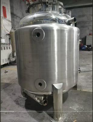 China Stainless Steel Sealed Liquid Storage Tank Vertical Type Movable for sale