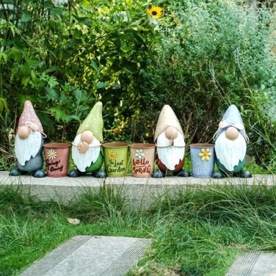 중국 현대 금속 야드는 녹슬지 않는 맞춘 금속 장식 Gnome을 경작자 포트로 장식합니다 판매용