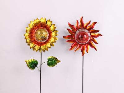 Cina Decorazioni di fiori in metallo solare Outdoor Plug In Decorazioni Fiore di tulipano Fiore di girasole in vendita