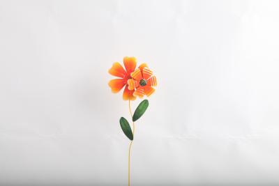 Cina Decorazioni per giardini in metallo a base di fiori altamente resistenti alle intemperie in vendita