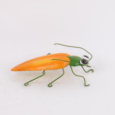 Cina Piccole decorazioni per il prato di insetti di ferro vivo Decorazioni per giardini di metallo in vendita