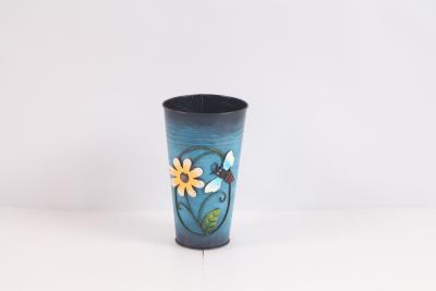 Cina Vaso per la decorazione del patio in metallo altamente resistente Stile rustico Artigiani colorati in vendita