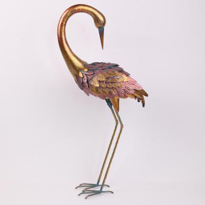 Cina Decorazione di gru in ferro metallico Ornamento per giardini animali per giardini medi in vendita