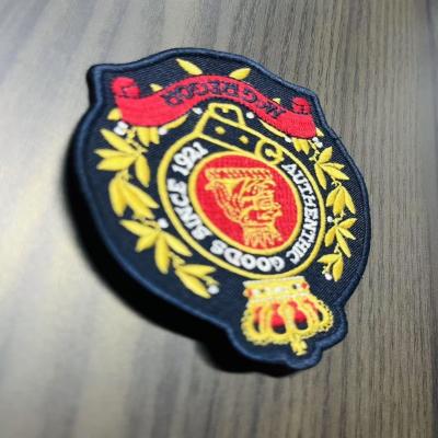 China Glossy Apparel Garment Trims Accessories Clothing Tags Custom Sew On patch for sale