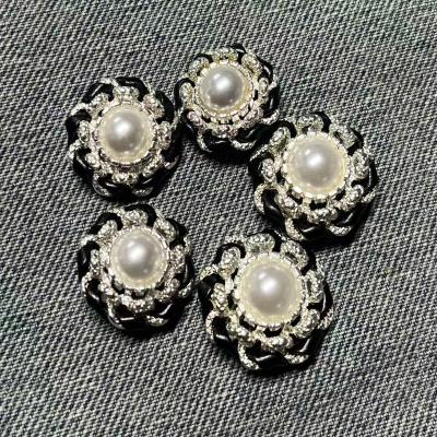 China Fashionable Clothing With White Buttons As Accessories Can Perfectly Enhance The Design Of The Clothing And Add Unique Style Elements for sale