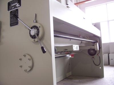 China Automatic CNC Sheet Metal Cutting Machine With Follwing Founction for sale