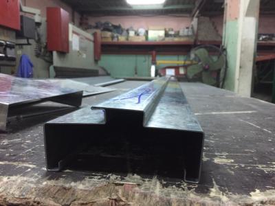 Cina 4+1 macchina piegatubi del pannello d'acciaio della porta del freno della stampa di CNC di tonnellata 3200mm di asse 200 in vendita