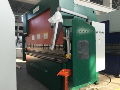Cina 4+1 macchina piegatubi del pannello d'acciaio della porta del freno della stampa di CNC di tonnellata 3200mm di asse 200 in vendita