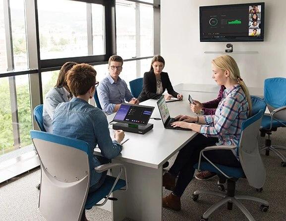 lenovo-smart-office-thinksmart-hub-500-feature-4.jpg