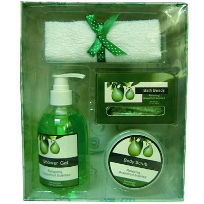 China Pear Fragrance Bubble Bath Gift Set in Paper Box with Shower Gel 250ml for Women for sale