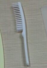 China Plastic White Pocket Comb Amenity Kit , Folding Travel Hair Brush for sale