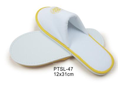 China Polyester Velour  Disposable Hotel Slippers , Custom Embroidered Slippers for sale