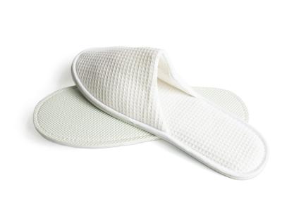 China White Disposable Hotel Slippers , Waffle Fabric Cloth Hotel Slippers for sale