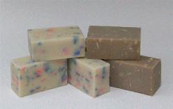China Herbal Woody Sandal Honey Handmade Soaps for sale