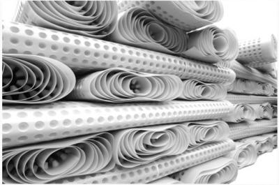 Cina La parete del fondamento ha formato fossette sul bordo di drenaggio, membrana di plastica formata fossette su dello strato in vendita