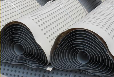 Cina Bordo impermeabile dello scolo dell'HDPE dello strato di drenaggio formato fossette su composto di plastica in vendita