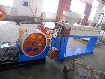 China De Draad die van hoge snelheidspvc Machine, pvc-de Machine van de Draaddeklaag met het Rechtmaken van Apparaat maken Te koop