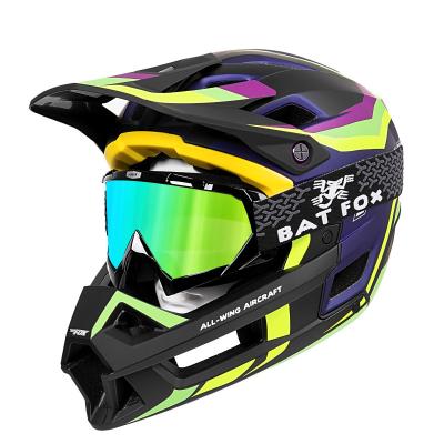Cina Casco e protezione per adulti unisex con ottima ventilazione in vendita