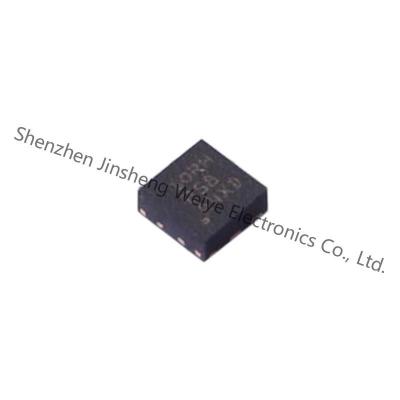 Cina TPS7B8233QDRVRQ1 Linear Voltage Regulator IC Positive Fixed 1 Output 300mA 6-WSON (2x2) in vendita