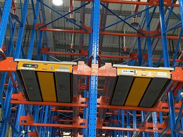 Quality Q235 Or Q355 Steel Radio Shuttle Racking System High Density Semi Automatic Type for sale