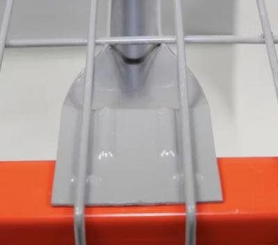 Cina Pavimenti in rete metallica elettrosaldata zincata per scaffalature di stoccaggio con 4 rinforzi in vendita