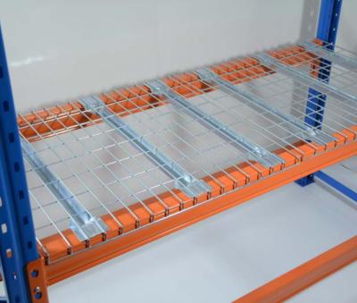 Cina Pavimenti in rete metallica elettrosaldata zincata per scaffalature di stoccaggio con 4 rinforzi in vendita