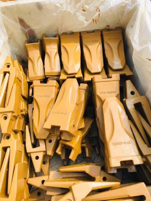 Cina TIG marchio DaewooDH360 denti secchio punte secchio 2713-1236RC dente con materiale resistente per macchine di movimento terra Daewoo in vendita