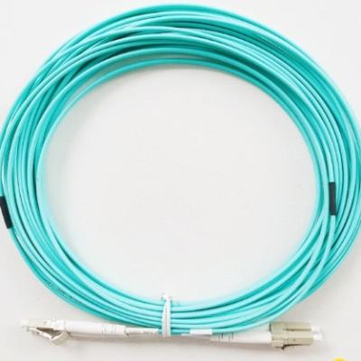 중국 광섬유 패치 케이블 낮은 삽입 손실 높은 수익 손실 좋은 반복성 SM/MM 유형 판매용