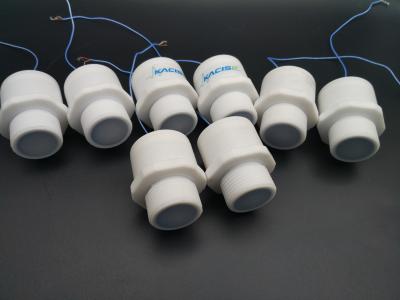 China 2.5m bereik Kleine grootte 0-10V / Switch / RS485 Multiple Output 1"NPT Ultrasone sensor Te koop