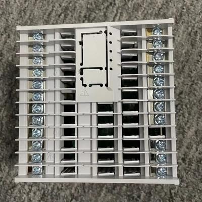 China Controlador de Temperatura UT35A UT32A com Visor LCD Colorido à venda