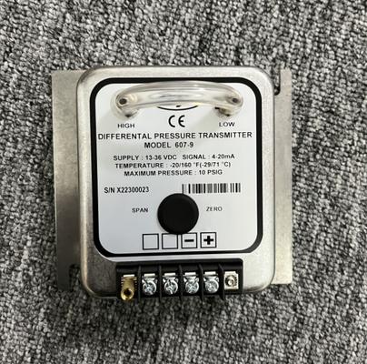 Dwyer 607-9 Differential Pressure Transmitter front view