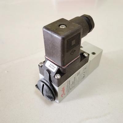 Sauer Danfoss MBC5100 Pressure Switch technical label