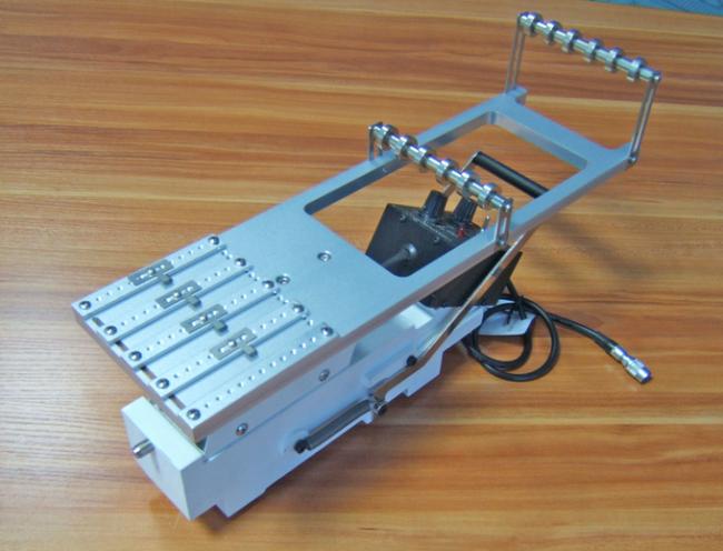 Aluminum Alloy Samsung CP Vibrating Feeder 4 Tube Width 100mm 24V Long Lifespan 1